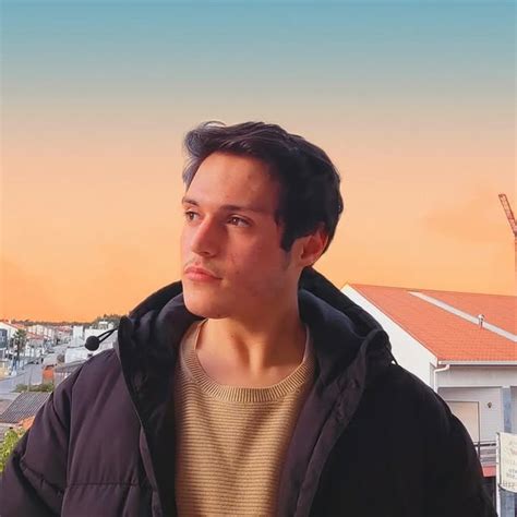 Gonçalo Simões Goncalosimoes • Threads Say More