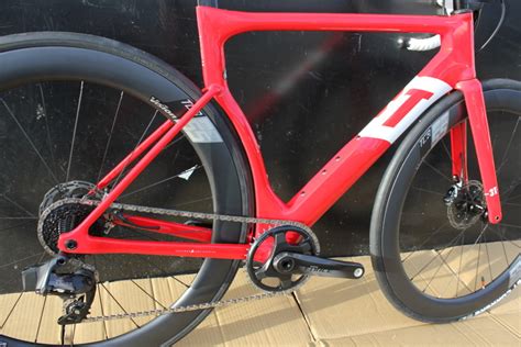 Vélo 3t Strada Team Limited Edition Sram Force Disc Etap Axs 12v Rouge