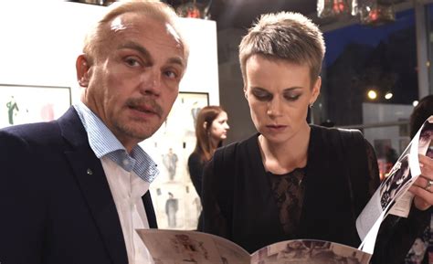 Kautiņš Miljonāra Maligina ģimenē Kurš Kuram Sadeva Pa ģīmi Puarolv