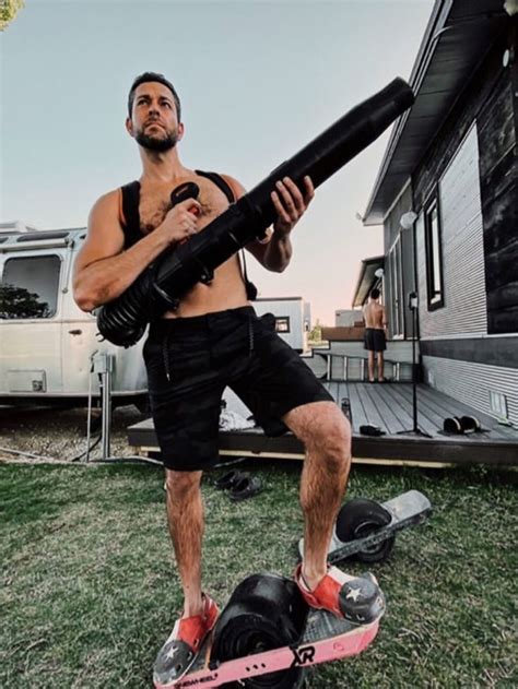 Pin By Kate The Great On Zac Zachary Levi Levi Actors