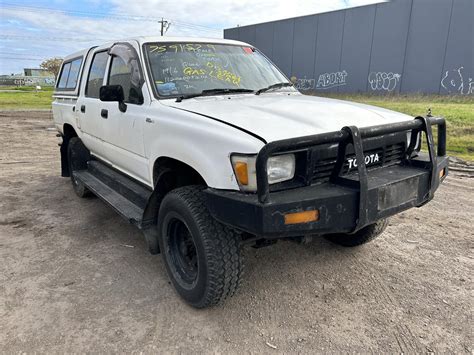 1988 Toyota Aftermarket Radiator To Suit Toyota Hilux Rn105 1997