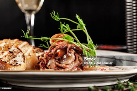 프로세코 바 메뉴 개념 이탈리아 문어와 오징어 샐러드 배경 이미지입니다 공간을 복사합니다 0명에 대한 스톡 사진 및 기타 이미지 Istock