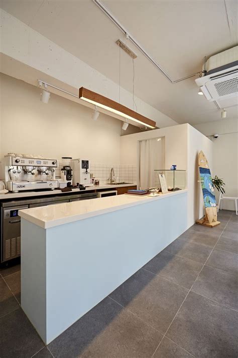 No2693 카페샤카 화이트and우드톤 심플하고 깔끔한 12평 커피숍인테리어 카운터 디자인 레스토랑 디자인 집 디자인