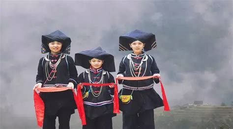 那坡黑衣壮服饰 广西壮族服饰 黑衣壮服饰 大山谷图库