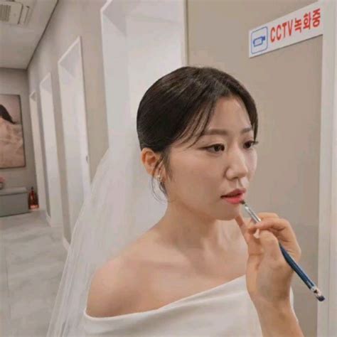 인천아시아드웨딩컨벤션 뷰티ㆍ드레스샵 에떼르넬 원장 진솔신부님 웨딩day~ 우리 예쁜 진솔 신부님 대기실 이동전 한컷~ 축하드려요~ 행복하세요