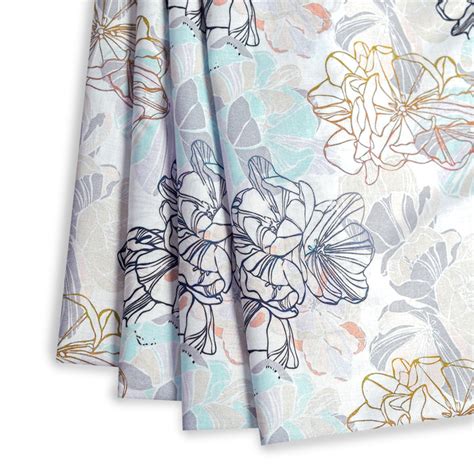 Delicate Floral Digital Print Pure Cotton Cambric Fabric Fabnic