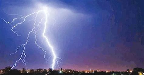 দেশে বজ্রপাতে প্রাণহানি কমাতে দ্রুত কার্যকর পদক্ষেপ গ্রহণের উদ্যোগ নেওয়া হবে বলে মনে করেন কি