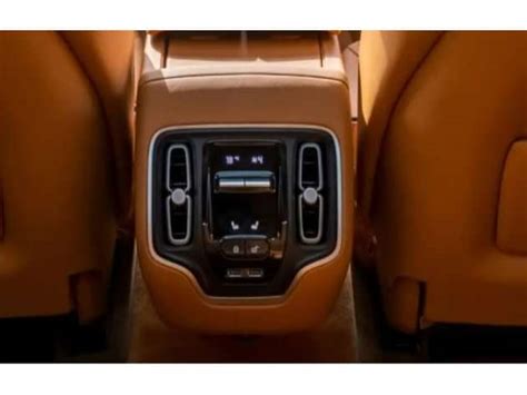 Dbx Images 📸 Aston Martin Dbx Interior And Exterior Photos 360 View Videos