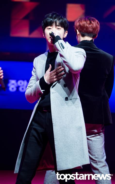 [hd포토] 비원에이포 B1a4 진영 ‘심쿵 아이컨택 조슬기 기자 톱스타뉴스