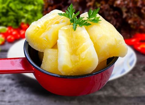 Cooked Cassava Premium Photo