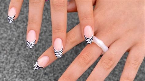 25 от най добрите идеи за цветен френски маникюр които да пробвате още сега