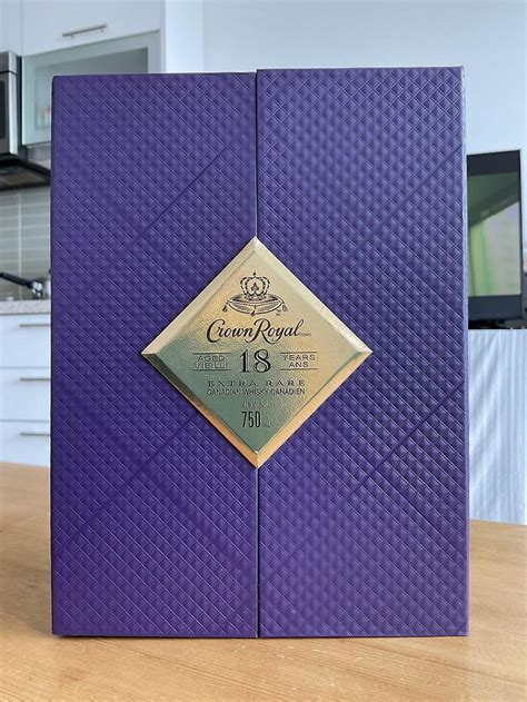 캐네디언 위스키 크라운 로얄 18년 엑스트라 레어