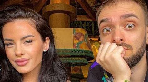 Цвети на Криско празнува с торта на 30 години