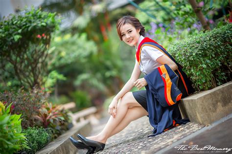 ช่างภาพรับปริญญา ถ่ายรูปรับปริญญา หาช่างภาพ ช่างกล้อง ถ่ายรูปรับปริญญานอกรอบ โดยทีมงานมืออาชีพ