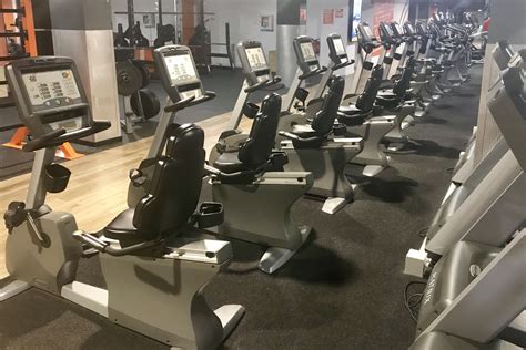 Salle De Sport Basic Fit Paris Rue Crozatier