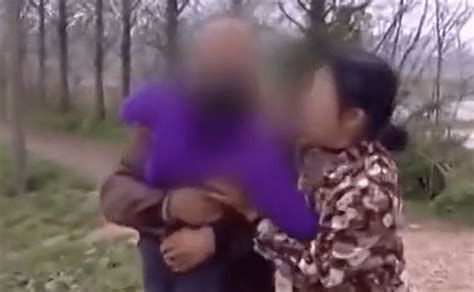 不能白养孩子男子不能生育妻子人工受孕离婚儿子归男方女方抢娃索要抚养费 爸爸 妈妈