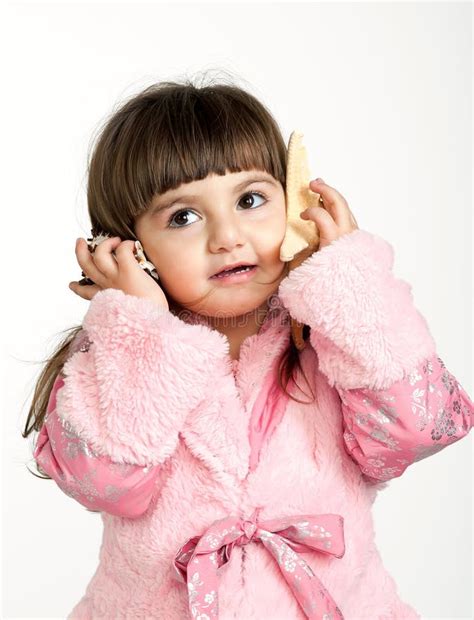 Retrato De Uma Menina Imagem De Stock Imagem De Sorriso 22453275