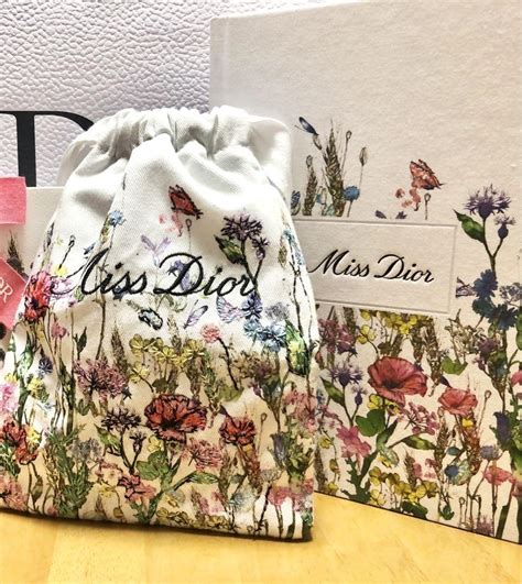 Dior 巾着 ノート メルカリ