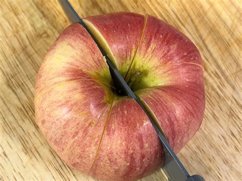 사과는 이제 옆으로 자르세요 가장 쉽고 빠른 사과 손질법 텐꿀팁