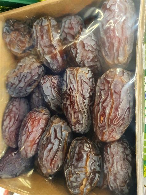Dates Medjool Premium Food And Drinks Other Food And Drinks On Carousell