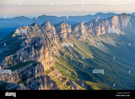 Franceisèreparc Naturel Régional Du Vercors La Réserve Naturelle Nationale Des Hauts Plateaux