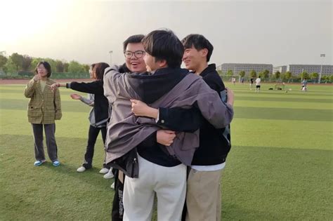 五育实践·体育信息工程学院开展趣味运动会