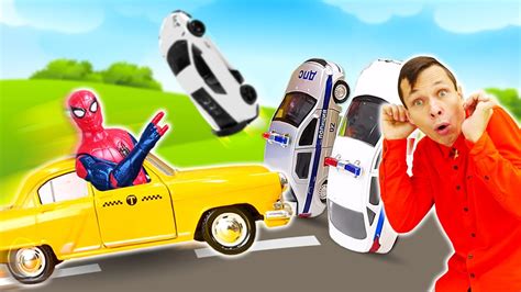 Человек Паук и Фёдор испытывают тачки Видео игры гонки супергероев Новые машинки для мальчиков