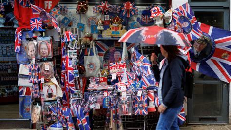 Антимонархистът Греъм Смит е убеден че планът за ареста му е отпреди коронацията на Чарлз Iii