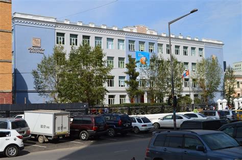 Нэгдүгээр сургуулийн захирлыг хахууль өгсөн хүнтэй нь хамт баривчилжээ