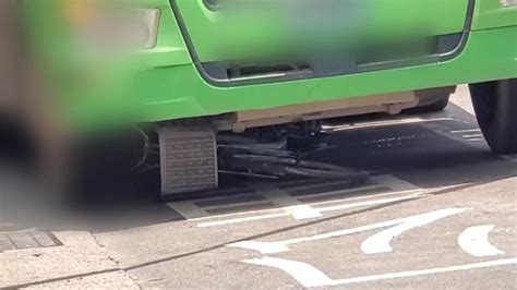 驚悚死亡車禍 砂石車擦撞單車 73歲老婦捲車底喪命