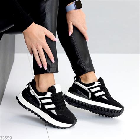 Жіночі чорні кросівки спортивні з сіткою легкі дихаючі кросівки для бігу і ходьби Viki р 41 25