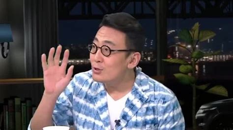 窦文涛：现在网上最火的是网络女主播，我一看就看了2小时凤凰网视频凤凰网