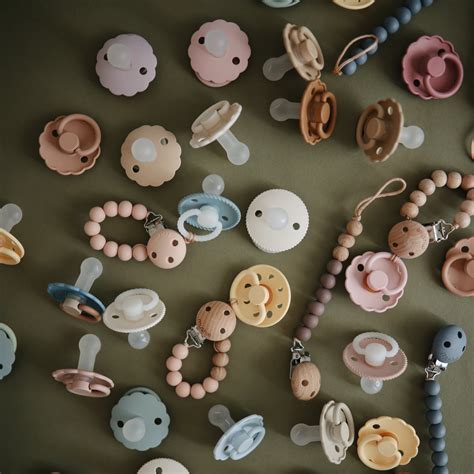 Best And Safest Non Toxic Pacifiers In 2025 Guide To Chemical Free