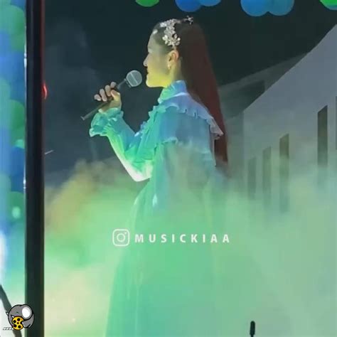 دختری که بادو زبان اهنگ می خونه ایرانی ترکی فیلو