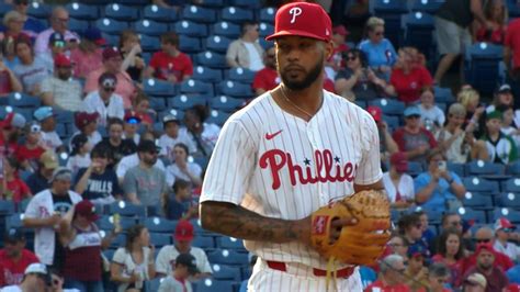 Cristopher Sánchez Acuerda Extensión De Contrato Por Cuatro Años Con