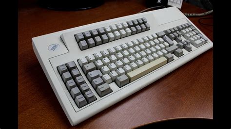 Ibm Model M122 Battlecruiser Keyboard Review Buckling Springs Youtube