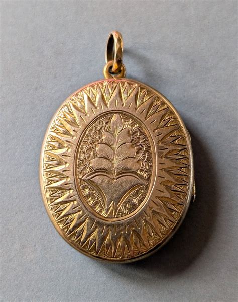 Large Antique Victorian 9ct Gold Back And Front Locket