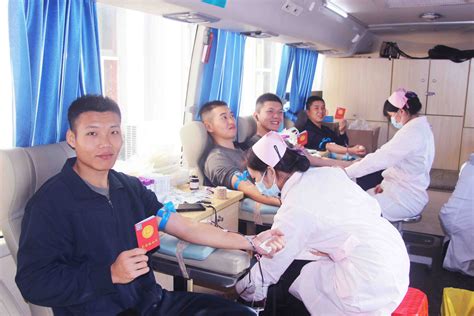 市中心血站血液库存告急 部队官兵挽袖救急 韶关发布