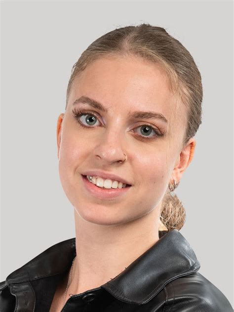 Lara Bruni Lernende Mobiliar Neuenburg