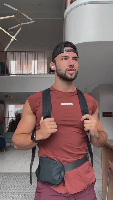 Connor Mc Trott Of Love Island Contestant Showing Off Some Bicep Slim
