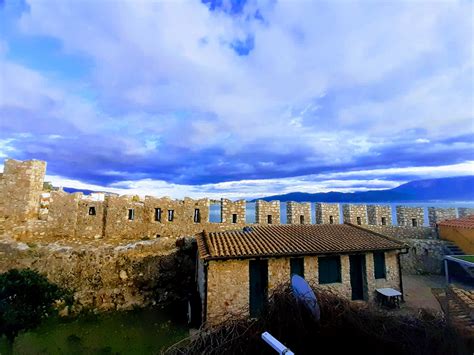 Κορίτσι Μάλαμα Μυρωδιές και χρώματα από τα Χριστούγεννα 2023 Edition