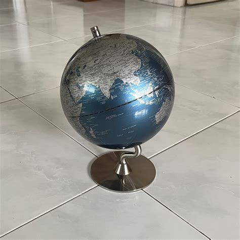 Blue And Silver World Globe Hobbies And Toys Toys And Games On Carousell