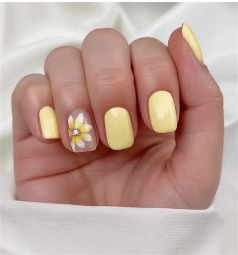 Butter Yellow Nails For Summer 2025 Must Try Flower Designs