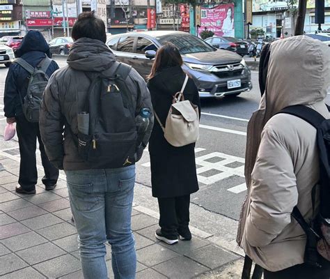 北部有望追雪！明晨強冷空氣南下 專家：大屯、七星山頂飄雪臨界