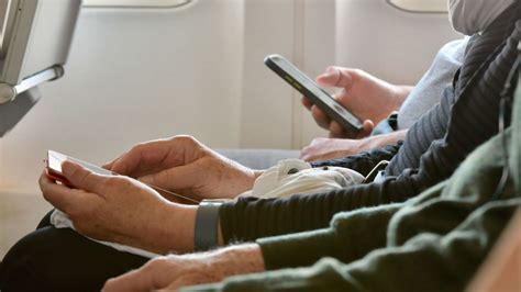 Why Airplane Passengers Enter Cell Phone ‘dead Zones Cnn
