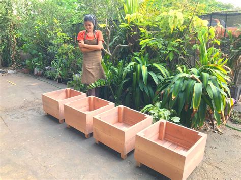 ส่งแล้วจ้า กระบะปลูกผัก ปลูกดอกไม้ จำนวน 4 ชิ้น ขนาดกว้าง 50cm ยาว 50cm สูง 35cm