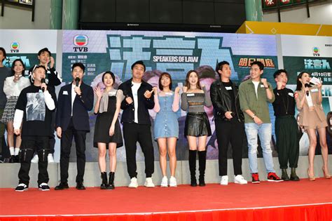法言人丨何依婷否認嫌棄與丁子朗拍咀戲 自嘲年紀大兩人零機會傳緋聞 新冠疫情專頁