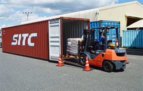 港湾荷役 沿岸荷役作業 東ソー物流株式会社