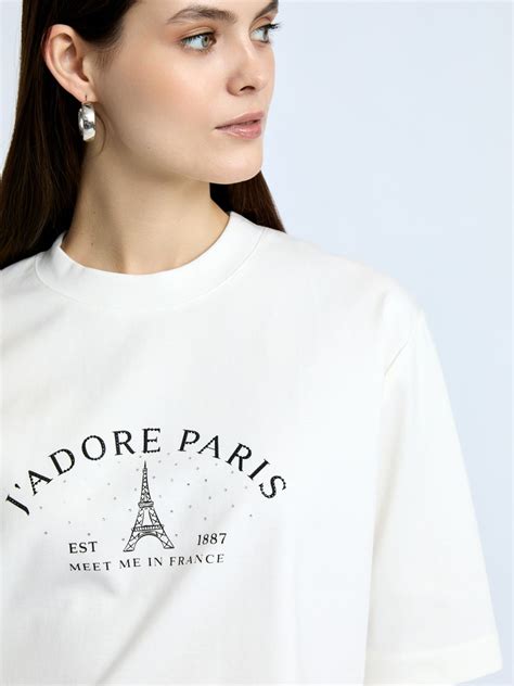 Футболка с принтом надписью и стразами 025133259123 цвет Молоко артикул 025133259123 купить