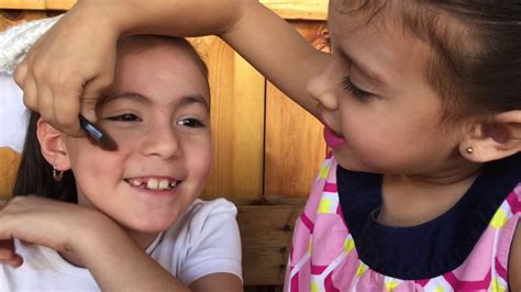 Mi Prima Me Maquilla Youtube